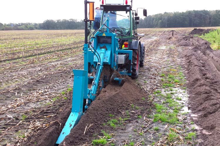 Trancheuse à atteler LIBA - RDS France, spécialiste du matériel TP ...